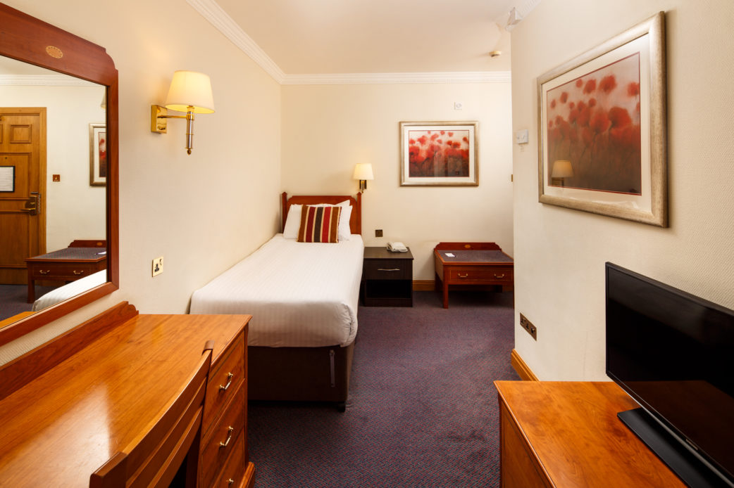 York Hotel Bedrooms | Mercure York Fairfield Manor Hotel